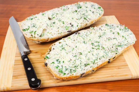 Kalamata Olive Garlic Bread | For the Love of Cooking