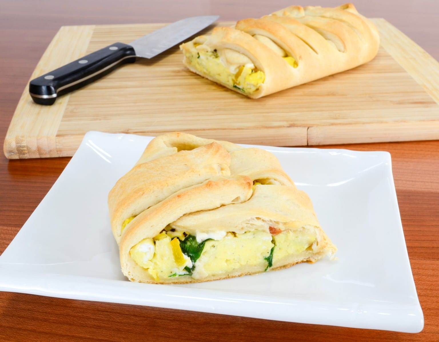 Breakfast Braid with Eggs, Roasted Pepper, Spinach, and Feta | For the ...