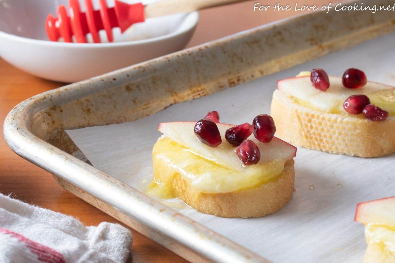 Brie Apple Crostini with Honey and Pomegranate Seeds | For the Love of ...